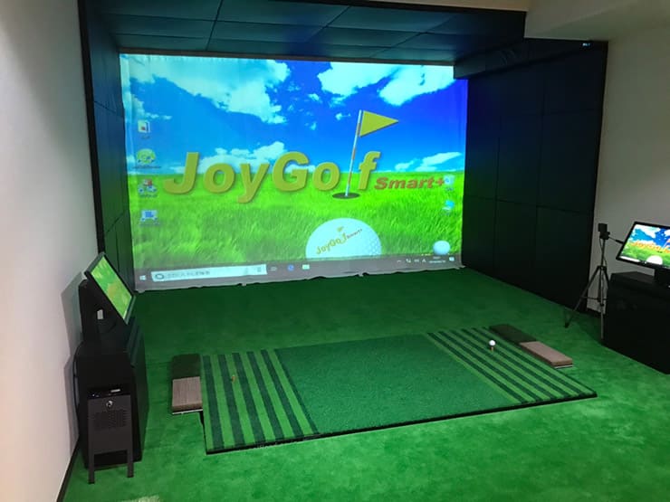 Set up [Joygolf Smart +] golf course [GOLF KING] in Tokyo.